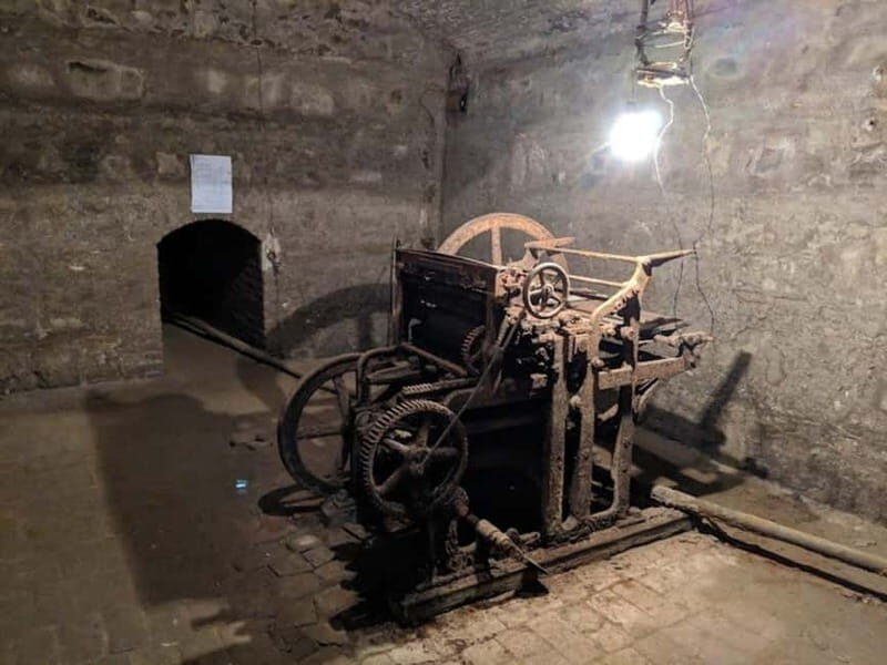 Revolutionary Tbilisi Walking Tour - Key Points