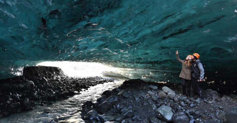 Reykjavik: 3-day South Coast and Golden Circle Experience - Accommodation and Meals