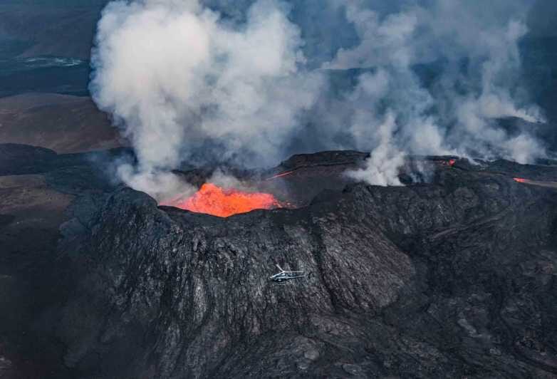 Reykjavik: 45-Minute Volcano Sightseeing Helicopter Tour - The Experience in Detail