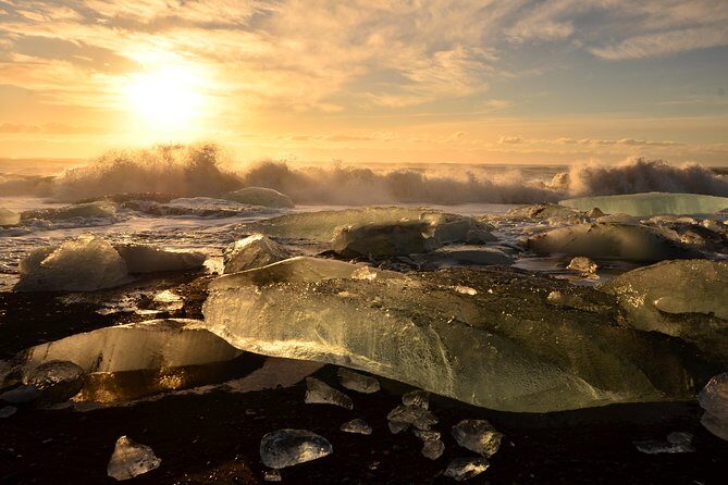 Reykjavik: Glacier Lagoon & Fjaðrárgjúfur Canyon Small-Group Tour - The Value of the Tour