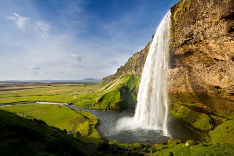 Reykjavík: Golden Circle & Extra Waterfalls Small Group Tour - Key Points