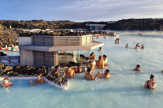 Reykjavík/KeflavíkBlue Lagoon, Silica & Retreat Transfer - The Experience on the Road: Comfort, Connectivity, and Convenience