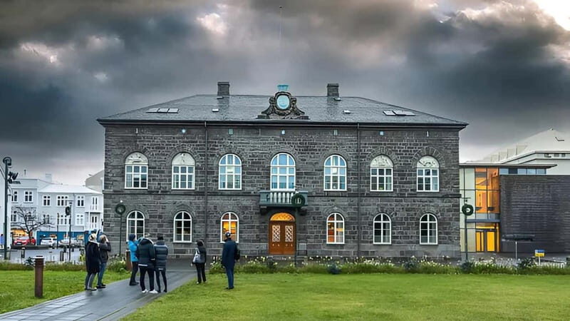 Reykjavik Midnight Sun Ghost Walk - Exploring the Itinerary: What to Expect