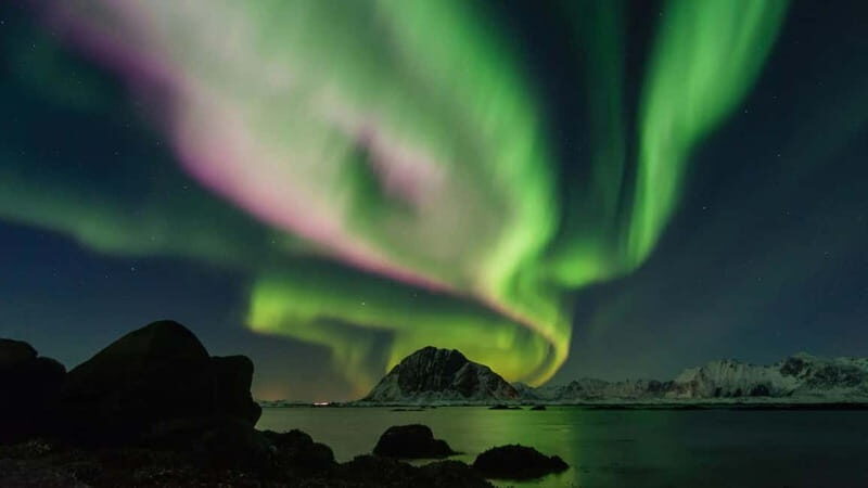 Reykjavik: Northern Lights Adventure Tour with Hot Chocolate - Who Should Book This Tour?
