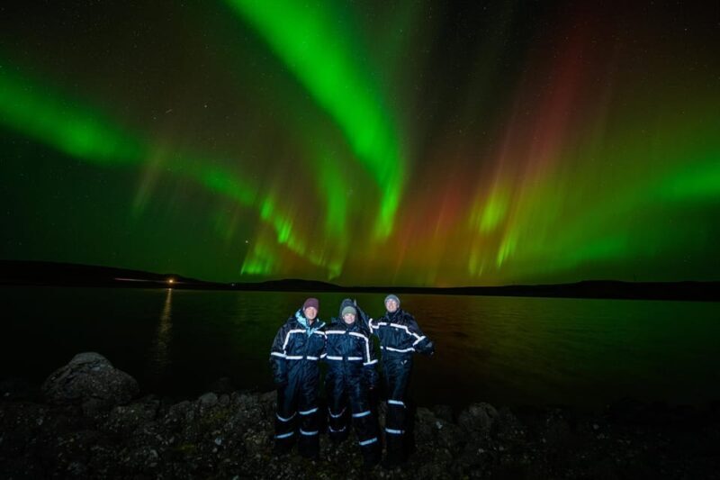 Reykjavik: Northern Lights Tour with Private Photographer - Key Points