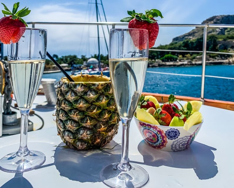 Rhodes: Cruise with 3 Stops, Lunch and Unlimited Drinks - FAQ