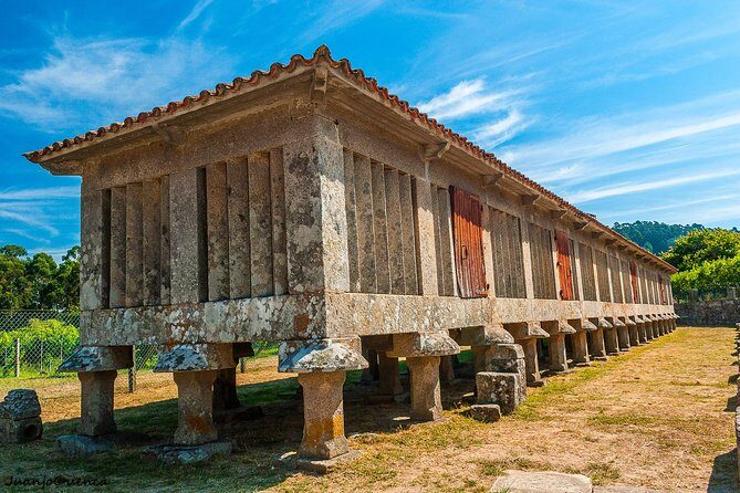 Rías Baixas Private Tour with Wine Tasing, Food, Mussels Boat and Pickup - FAQs