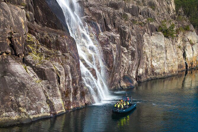 Rib adventure in the Lysefjord with boat house visit - Key Points