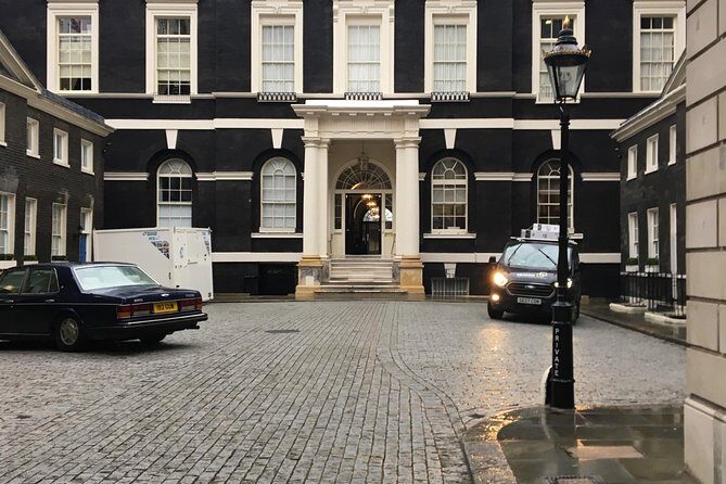 Rich people behaving badly - Is This Tour for You?