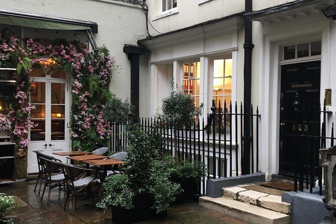 Rich people behaving badly - The Sum Up