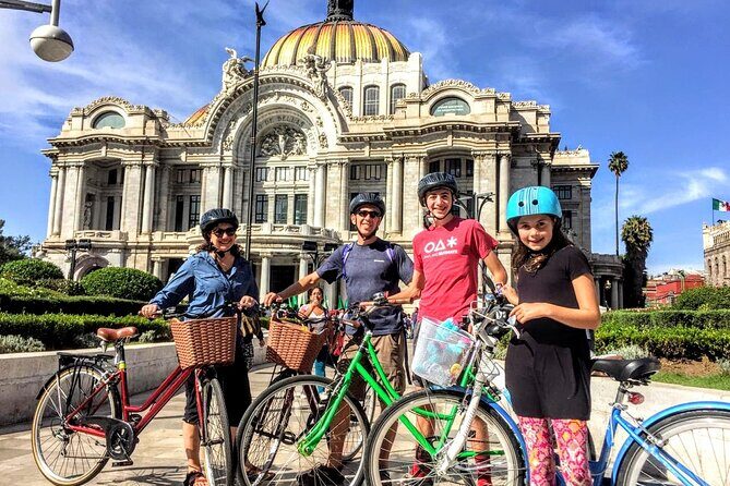 Ride Mexico City Historic Center, highlights w/ taco stop - Key Points