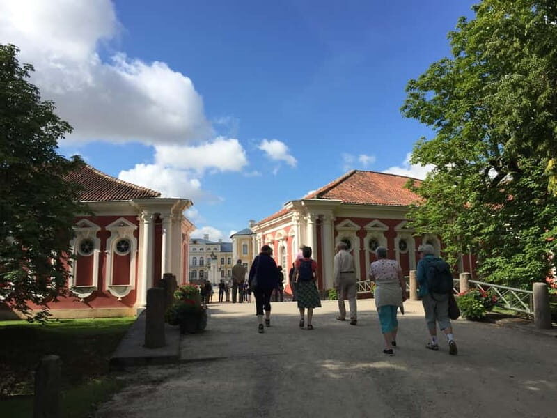 Riga: Bauska Castle, Rundale Palace and Hill of Crosses Trip - Who Should Consider This Tour?