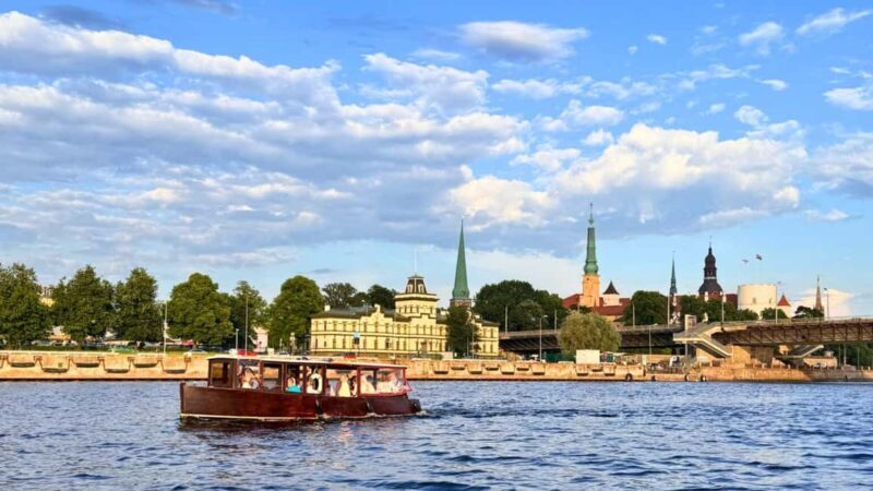 Riga: Canal Boat Tour with Welcome Drink & Audio Guide - Key Points