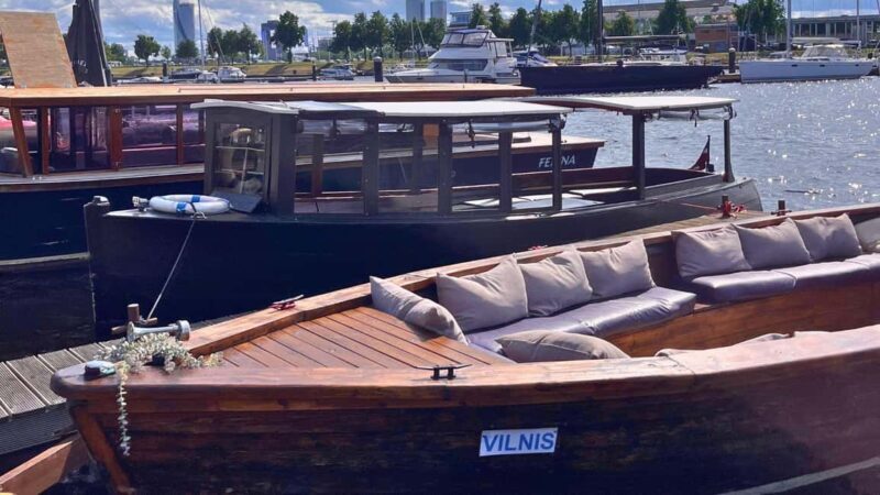 Riga: Canal Boat Tour with Welcome Drink & Audio Guide - Exploring the Riga Canal and Daugava River