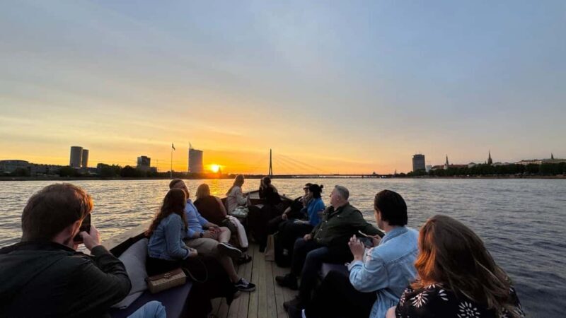 Riga: Canal Boat Tour with Welcome Drink & Audio Guide - What Reviewers Love Most