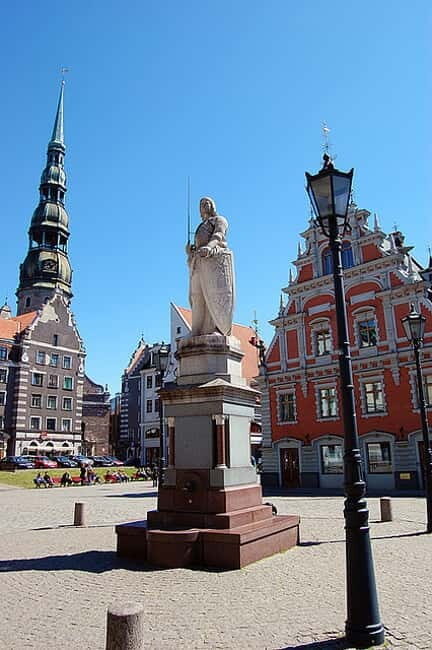 Riga Classical Old Town 2-Hour Walking Tour - Key Points