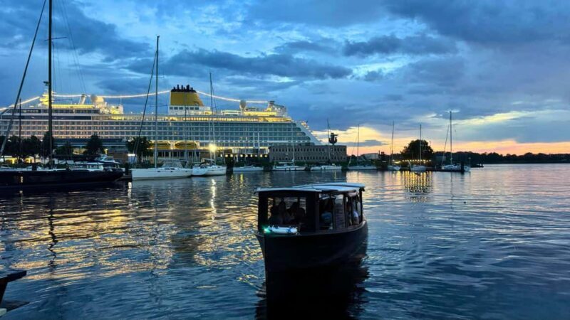 Riga Combo: Boat Tour & Old Town Electrobus Tour - FAQ  