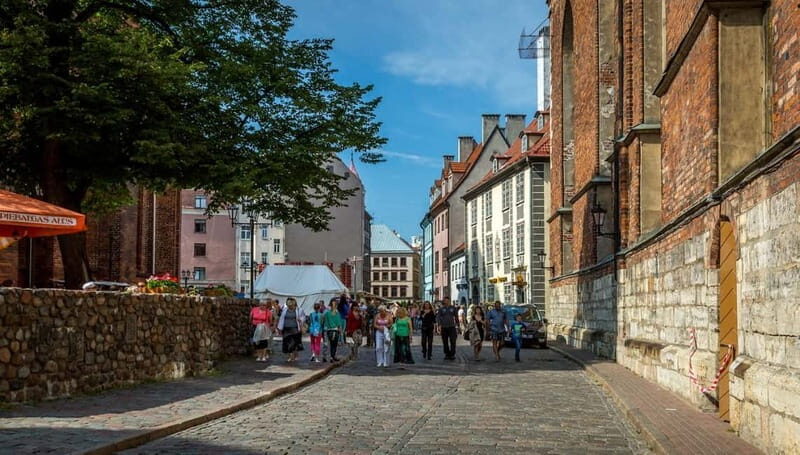 Riga: Guided Old Town Walking Tour - Key Points