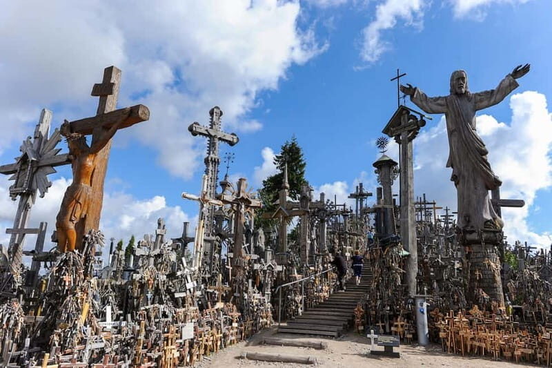 Riga: Hill of Crosses, Guided Rundale Palace & Bauska Castle - Key Points