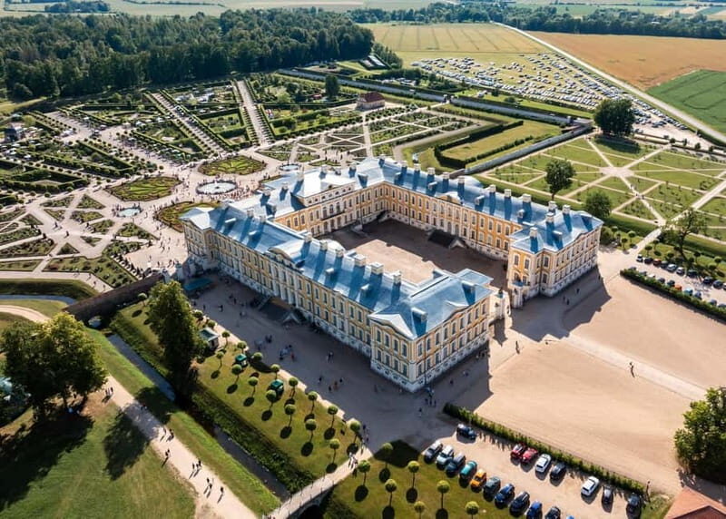 Riga: Hill of Crosses, Guided Rundale Palace & Bauska Castle - FAQs