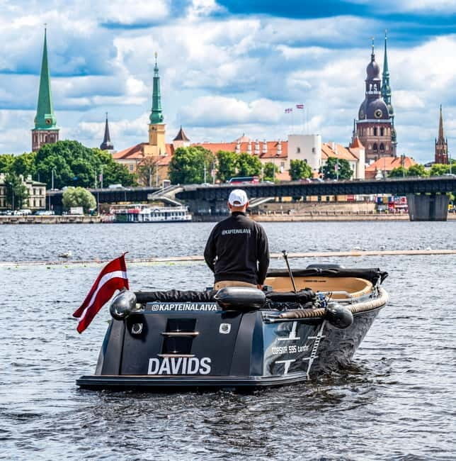 Riga: Private tour - City Panorama with premium class boat - Key Points