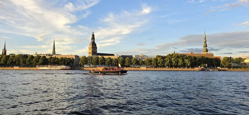Riga: Private VIP Boat Tour on the Daugava River - Riga: Private VIP Boat Tour on the Daugava River
