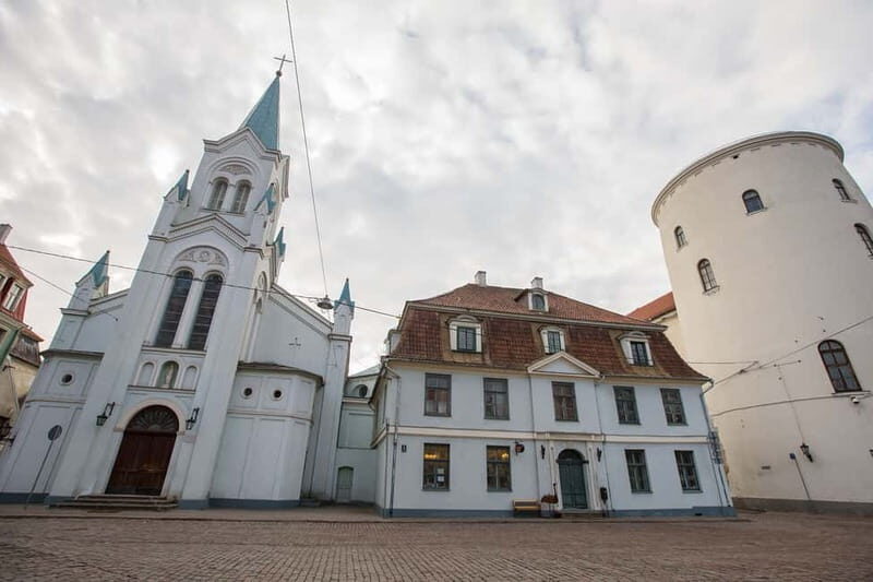 Riga's Old Center and Art Nouveau Tour - Authentic Experiences and Insider Tips