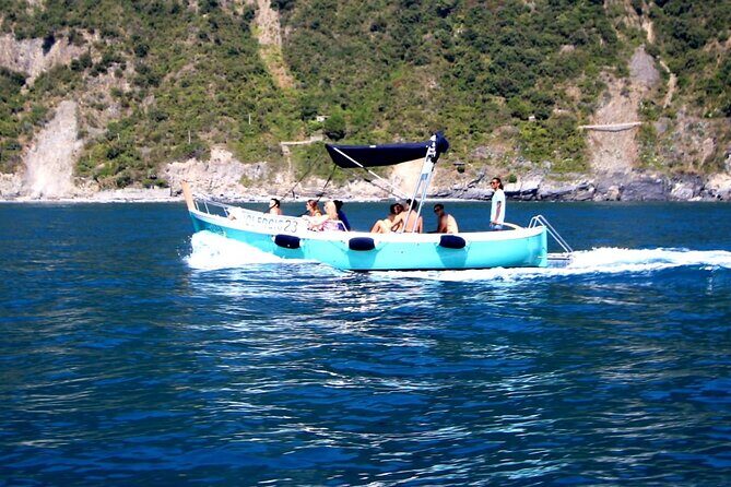 Riomaggiore : experience from the sea with focaccia and wine - A Scenic Introduction to Cinque Terre from the Sea  