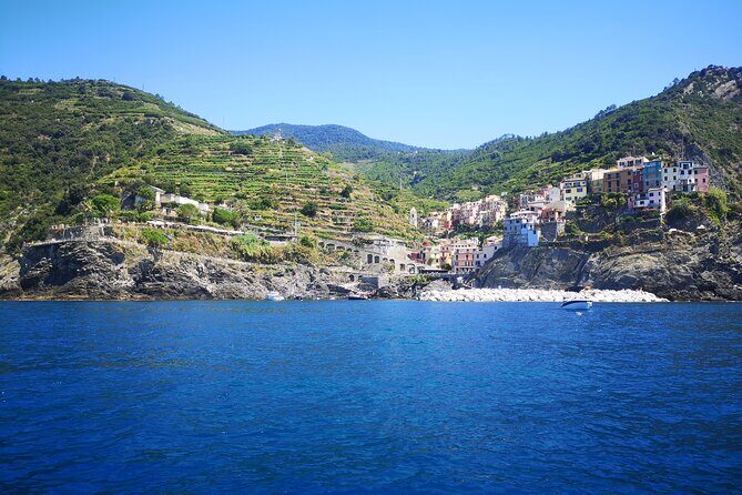 Riomaggiore : experience from the sea with focaccia and wine - The Experience in Context  