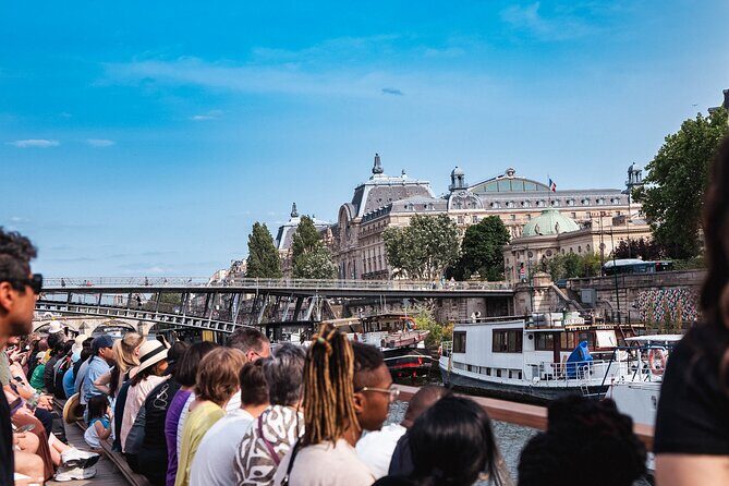 River Seine Sightseeing Boat Tour with Audio Guide - What to Expect from the Experience