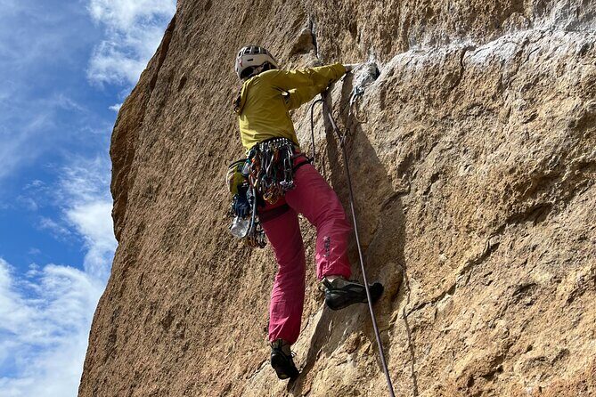 Rock Climbing Day Trip at Smith Rock State Park - Group Dynamics and Solo Travel