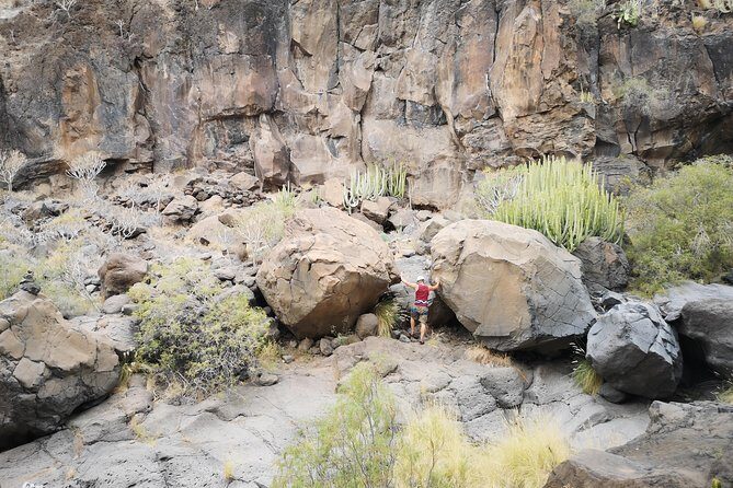 Rock climbing in natural space. - Personalization and Group Size