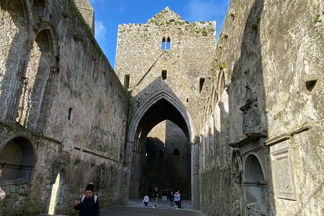 Rock of Cashel Cahir Castle Private Day Tour from Dublin w/picnic - Who Will Love This Tour?