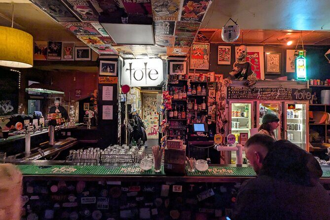 Rock'n'roll venues pub crawl including 2 free drinks and history - Practical Details: What You Need to Know