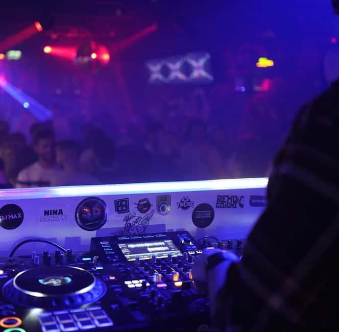 Rockstar for an hour: VIP DJ workshop in a real club - A Deep Dive into the Experience