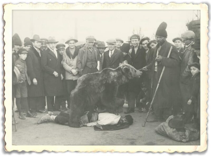 Roma Culture, Realities and Slavery History, Walking tour - A Walk Through History and Culture in Bucharest