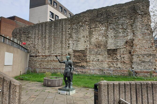 Roman Ruins to Blitz Bombings: A Walking Tour of London's Fiery History - Key Points