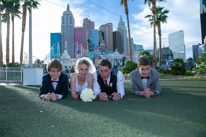 Romantic 2 Hour Photo Tour by Limousine - Key Points