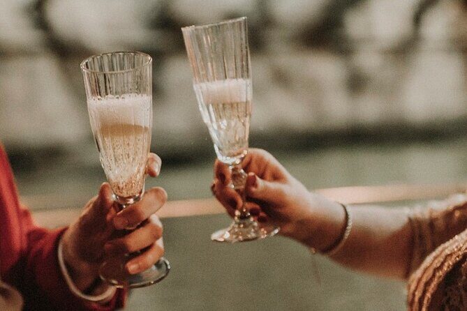 Romantic boat ride 1h (private) - What the Tour Includes and How It Works