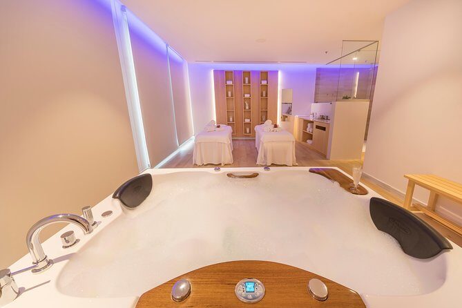 Romantic couple massage + SPA entry and private jacuzzi with cava - Practical Details and Tips