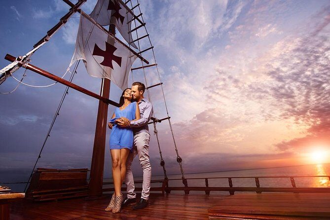 Romantic Date in Cancun Sailing in a Lagoon - With Live Saxophone Music - The Sum Up