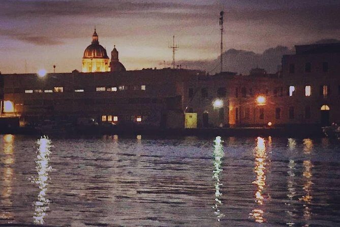 Romantic dinner on a boat - Catania - Key Points