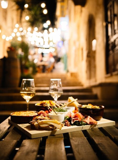Romantic Italian Cuisine Dinner in Valletta - Key Points
