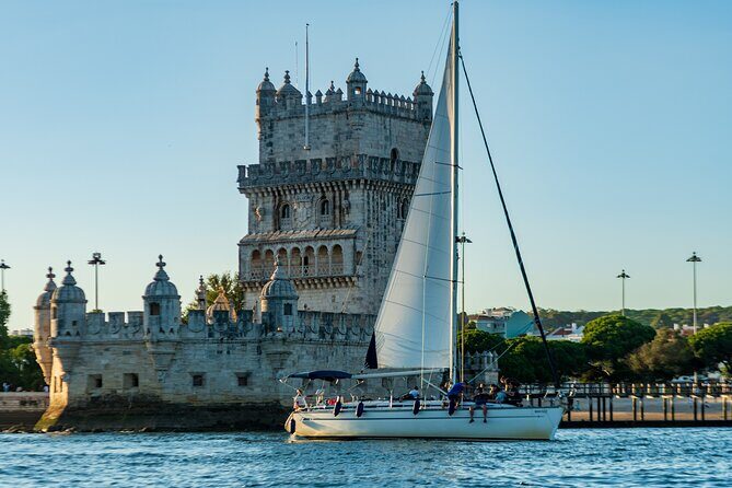 Romantic Private Sailboat in Lisbon for couples - FAQ