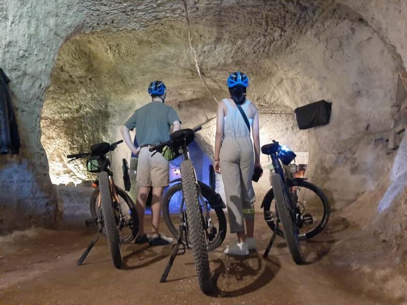Rome: Appian Way Underground Catacombs Bike Tour with Lunch - Key Points