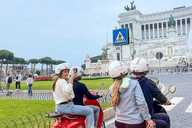 Rome by Vespa: Classic Rome Tour with Pick up - Flexibility & Customization
