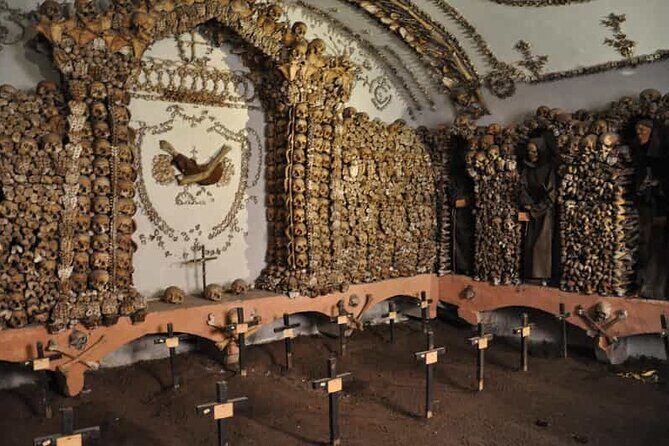 Rome: Capuchin Crypts Entrance with hosting &Audio guide - Key Points