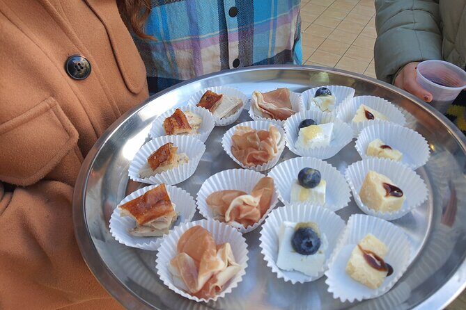 Rome City Center Largest Farmers Market and Street Food Tour - Food & Wine Tastings: The Heart of the Experience