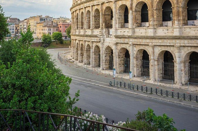 Rome: Hosted Access to the Colosseum with Audio Guide - FAQs