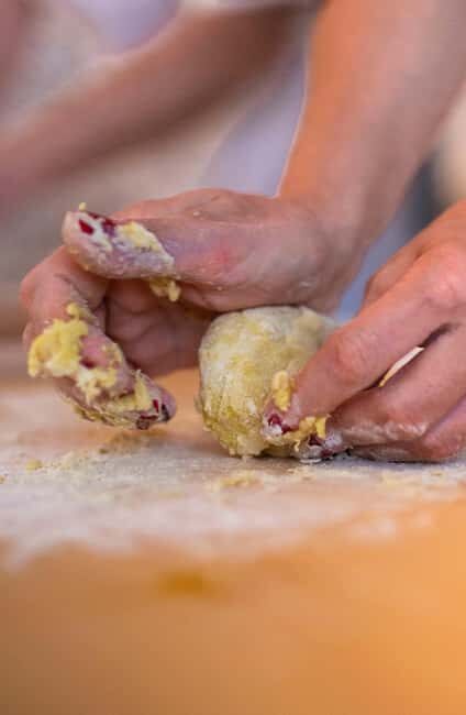Rome: pasta and tiramisu cooking class in the city center - Key Points